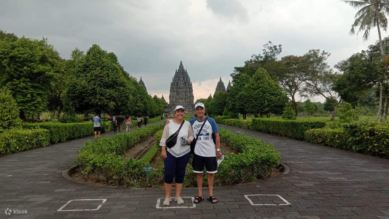 Private Day Tour Candi Borobudur, Candi Prambanan, dan Gunung Merapi ...