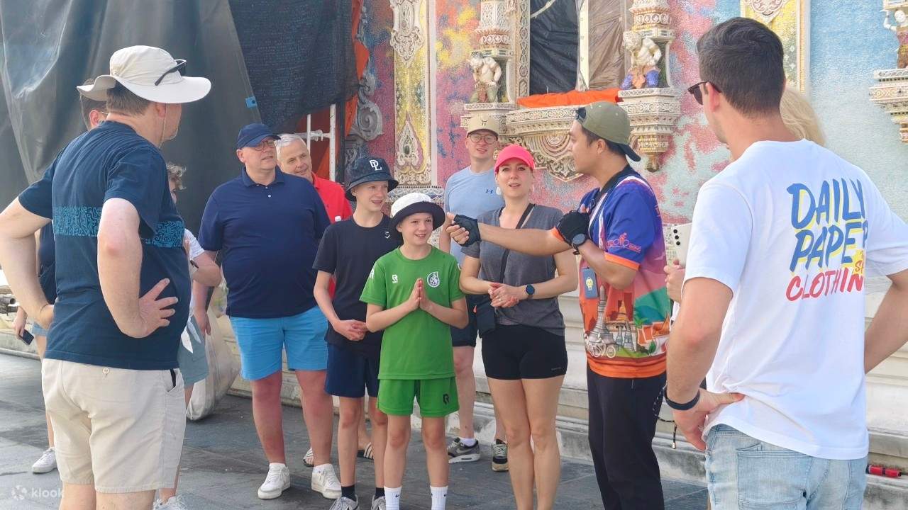 Wat Pariwat Ratchasongkram & Bang Krachao Half-day Bike Tour in Bangkok by ThailandBiking - Klook