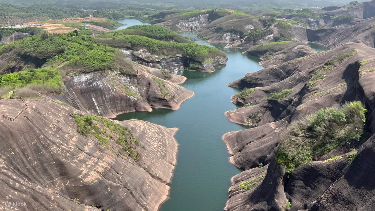 2-Day Tour in Chenzhou, Hunan (8-person group + Dongjiang Lake ...