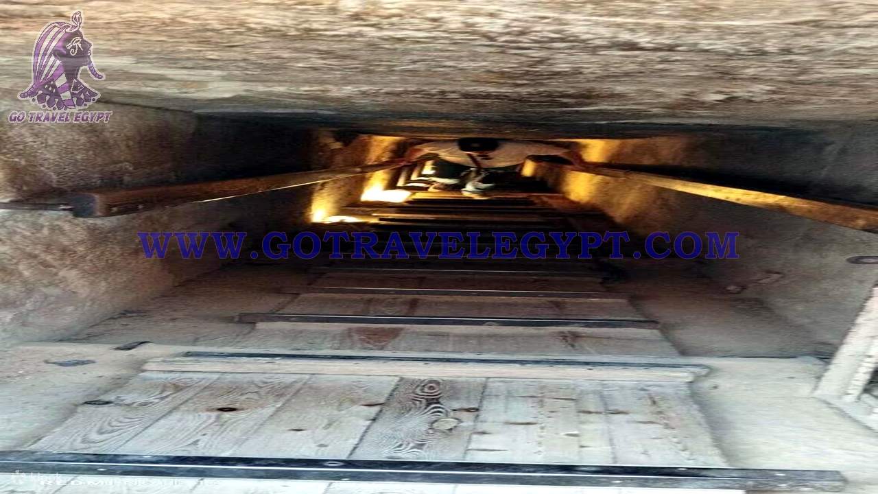 Trip to Pyramids of Giza with entry inside + MersAnkh tomb and more ...
