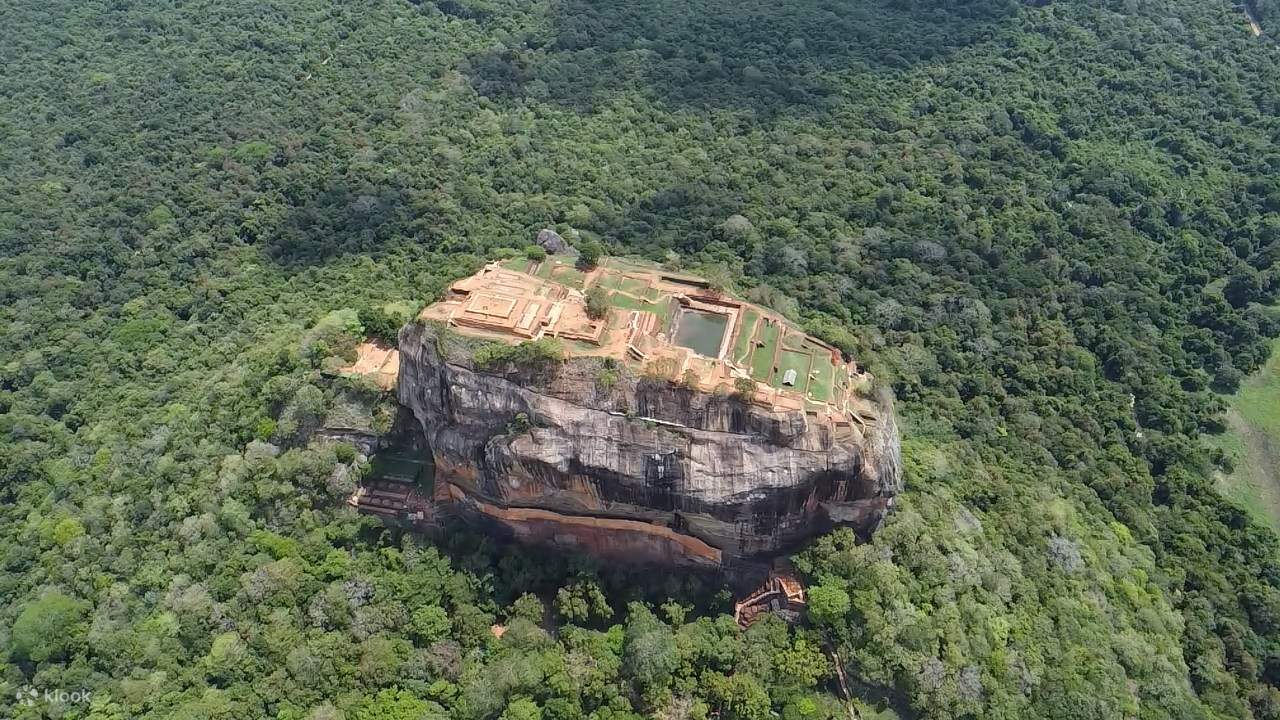 Tur Pribadi Sehari Colombo Sigiriya, Dambulla & Elephant Safari - Klook ...