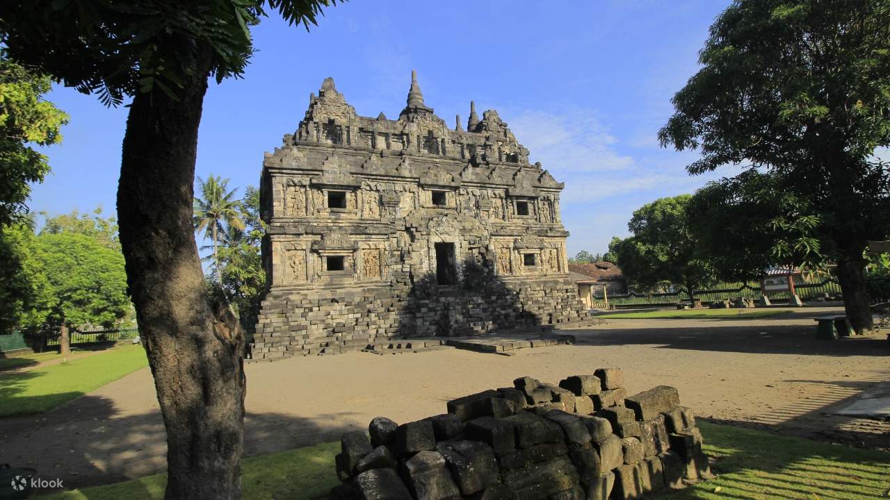 Yogyakarta Hidden Temples Tour Multilingual Guide (CN, JP, Germany) - Klook