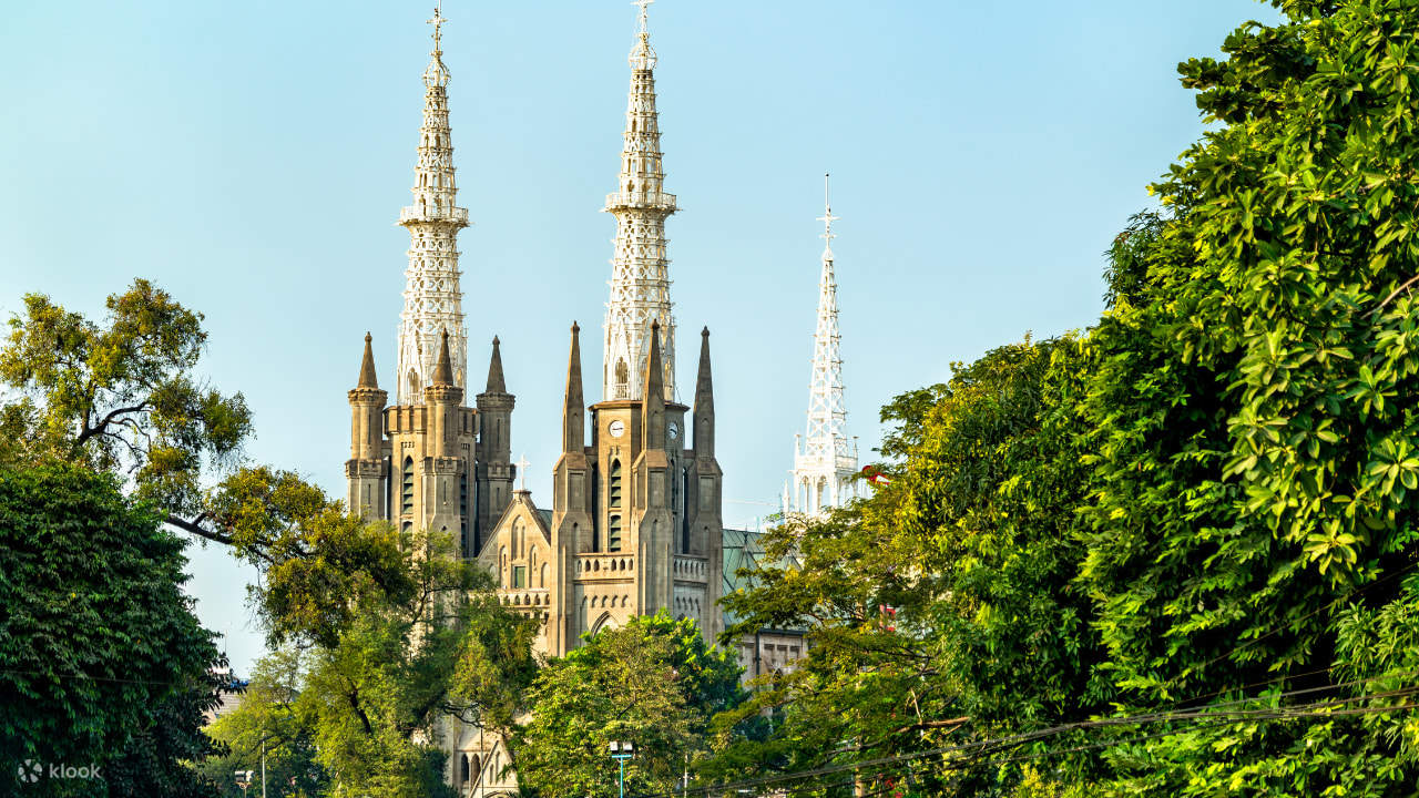 Explore Jakarta Highlight Place | Multilingual Guide - Klook Australia