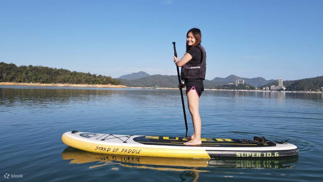 Experience Standup Paddleboarding at Nantou's Sun Moon Lake - Klook