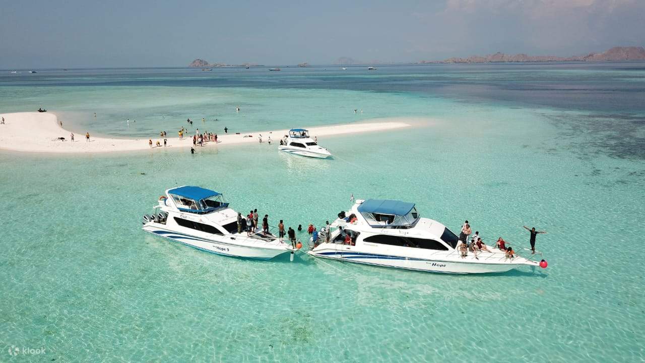 Lawatan Bot Laju Sehari Penuh dari Labuan Bajo oleh East Cruise Komodo ...