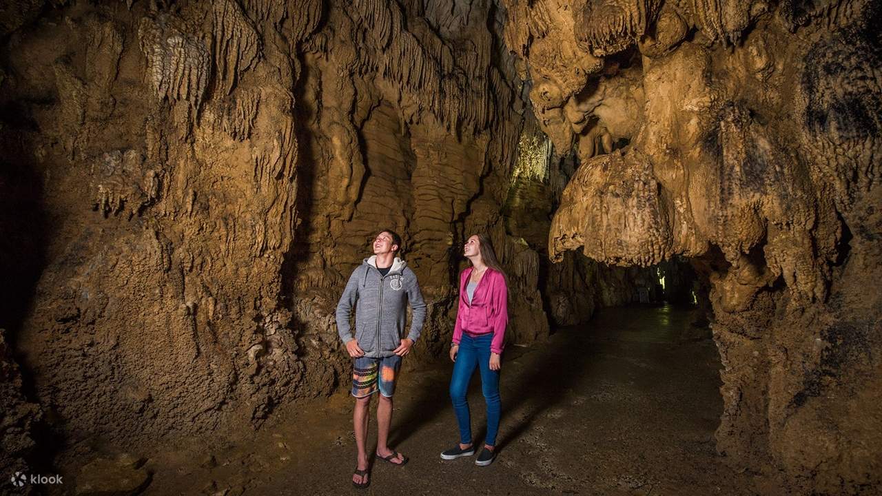Hobbiton en Waitomo Caves Tour vanuit Auckland - Klook Verenigde Staten