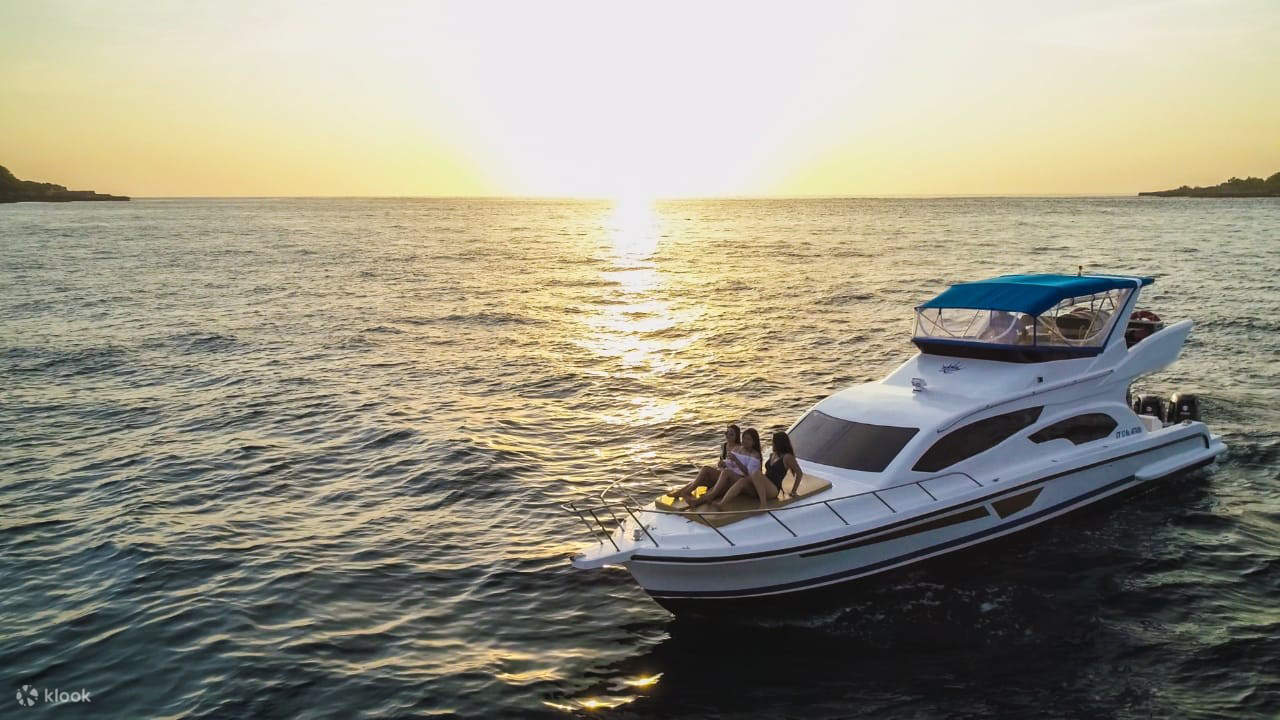 Pelayaran Kapal Layar Sunset Persendirian di Nusa Dua Bali - Klook ...