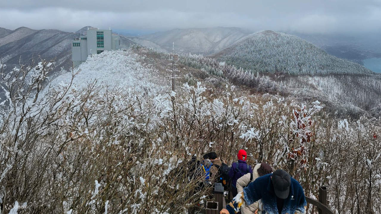 Busan: Snow Season Ice Valley Cable Car & UNESCO Spot Discovery Tour ...