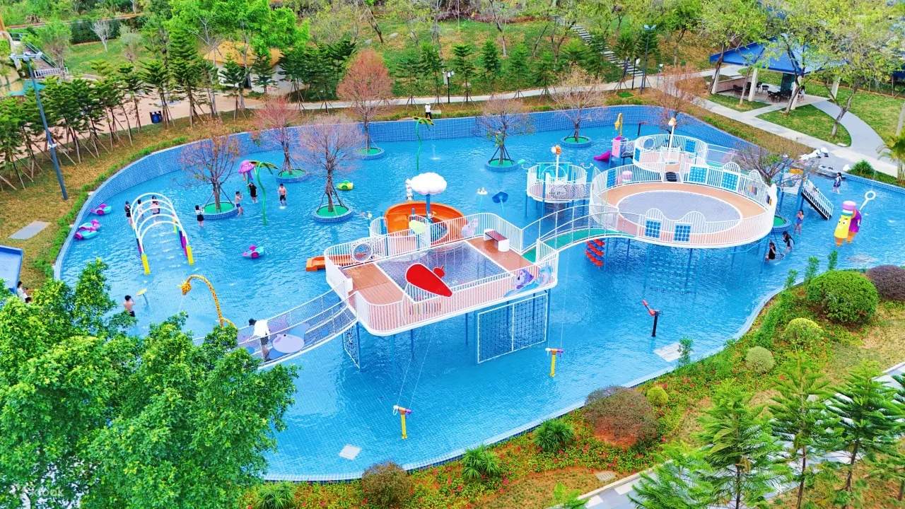 Qingyuan Chimelong Forest Resort Hot Springs and Forest Hotel ...