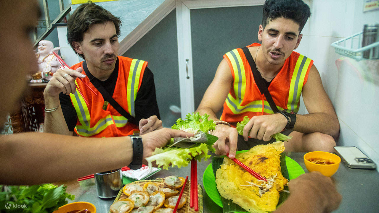 Tour notturno in bicicletta per buongustai a Sai Gon, Vietnam - Klook Stati Uniti