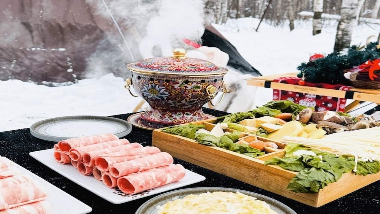 Experience a steaming hot pot feast in the snow of Changbai Mountain ...