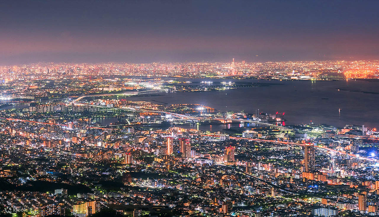 Kobe Port. Mosaic Ferris Wheel & Kobe Beef & Kitano Ijinkan Street ...