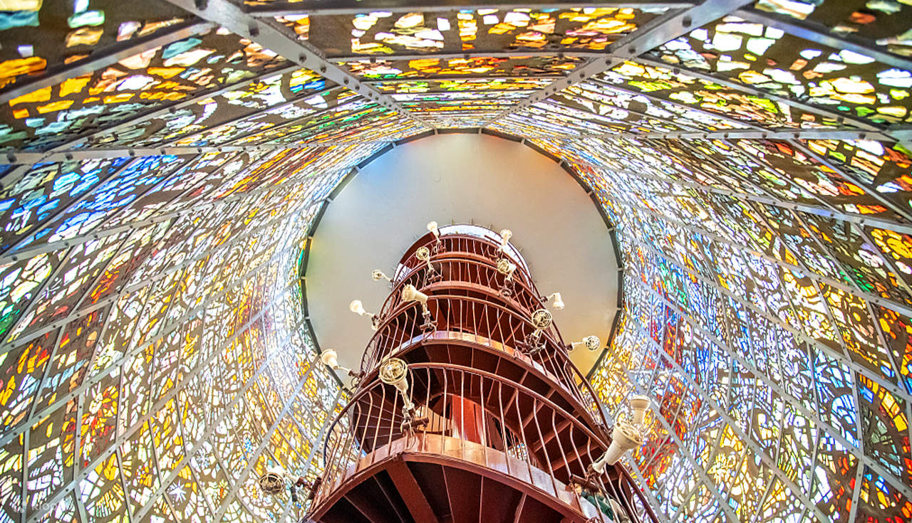 Fujisan Hinikawa Timepiece Store + Lawson Kawaguchiko Station Front ...