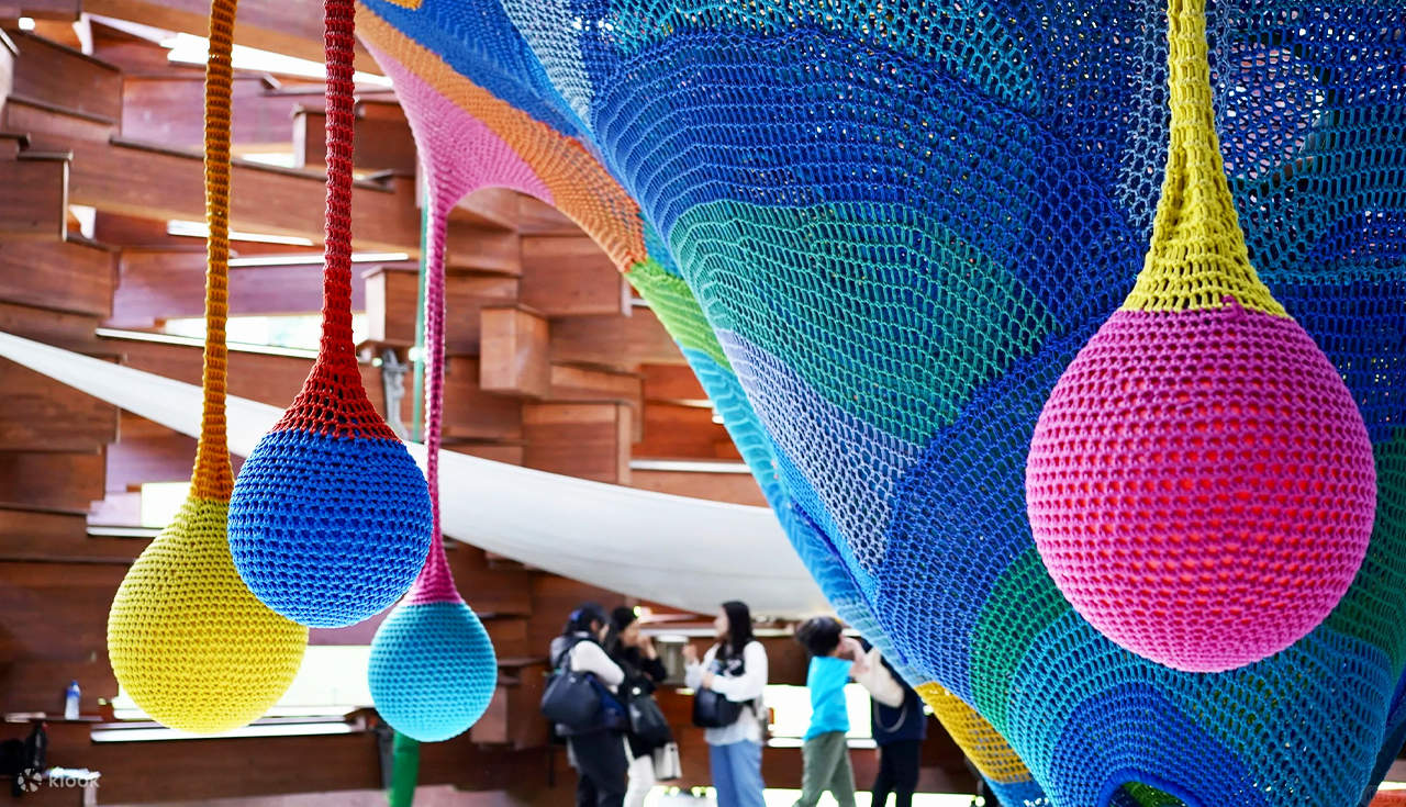 Kedai Jam Fujisan Hinikawa + Kedai Depan Stesen Lawson Kawaguchiko ...