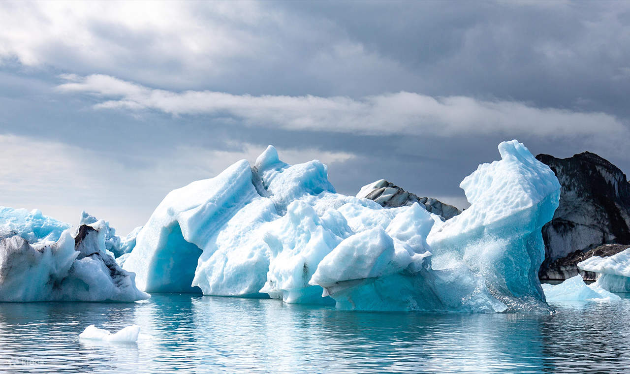 South Coast of Iceland's Glacier Lagoon, Diamond Beach & Vik Town Day ...