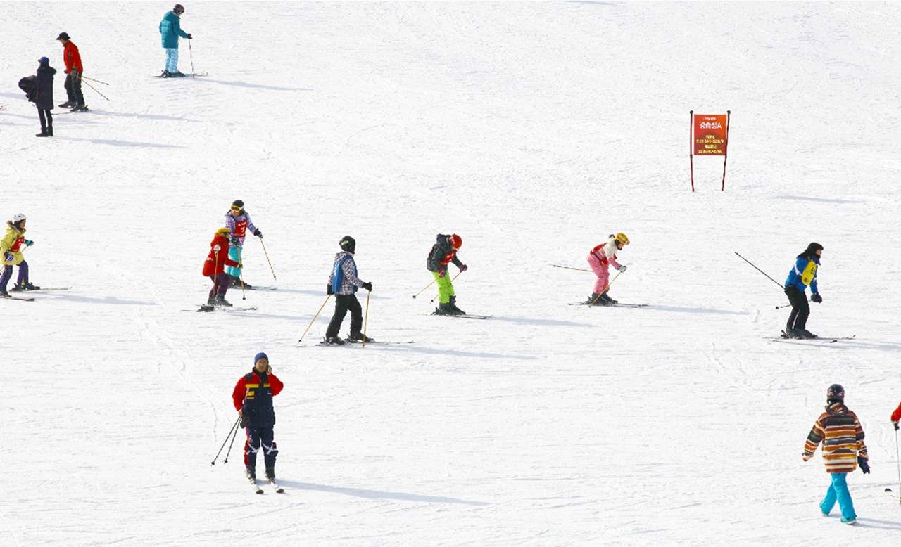Elysian Ski Resort & Eobi Ice Valley Tour From Seoul - Klook Philippines