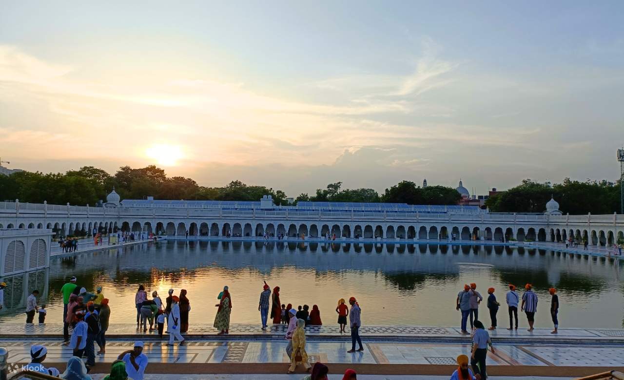 New Delhi: Connaught Walk dengan Pasar dan Kuil - Klook Indonesia