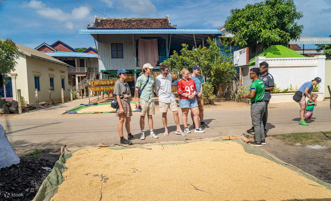 Discover Silk Island: Phnom Penh Tuk-Tuk Tour by Siem Reaper - Klook ...
