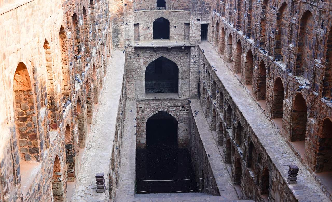 New Delhi: Connaught Walk dengan Pasar dan Kuil - Klook Indonesia
