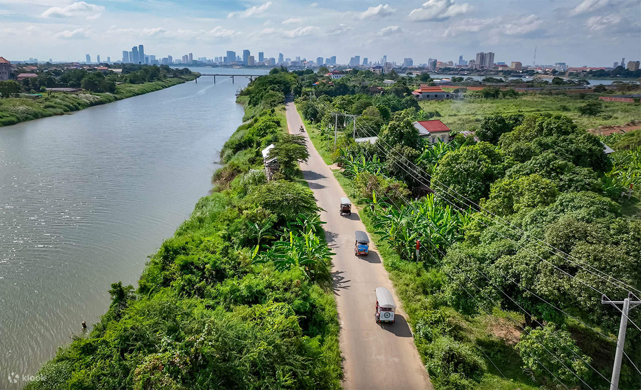 Discover Silk Island: Phnom Penh Tuk-Tuk Tour by Siem Reaper - Klook