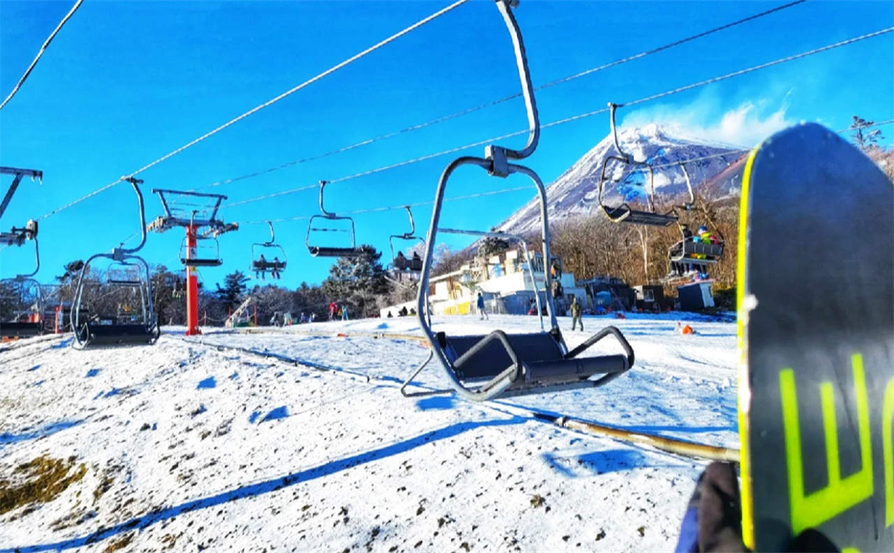 Mount Fuji 2nd Stage YETI Skiing & Hot Spring Resort Day Trip - Klook ...