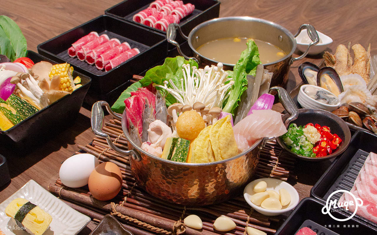 Kaohsiung Lizun Hotel - Wooden Cabinet Factory Creative Pots - MRT Xinyi Elementary School ...