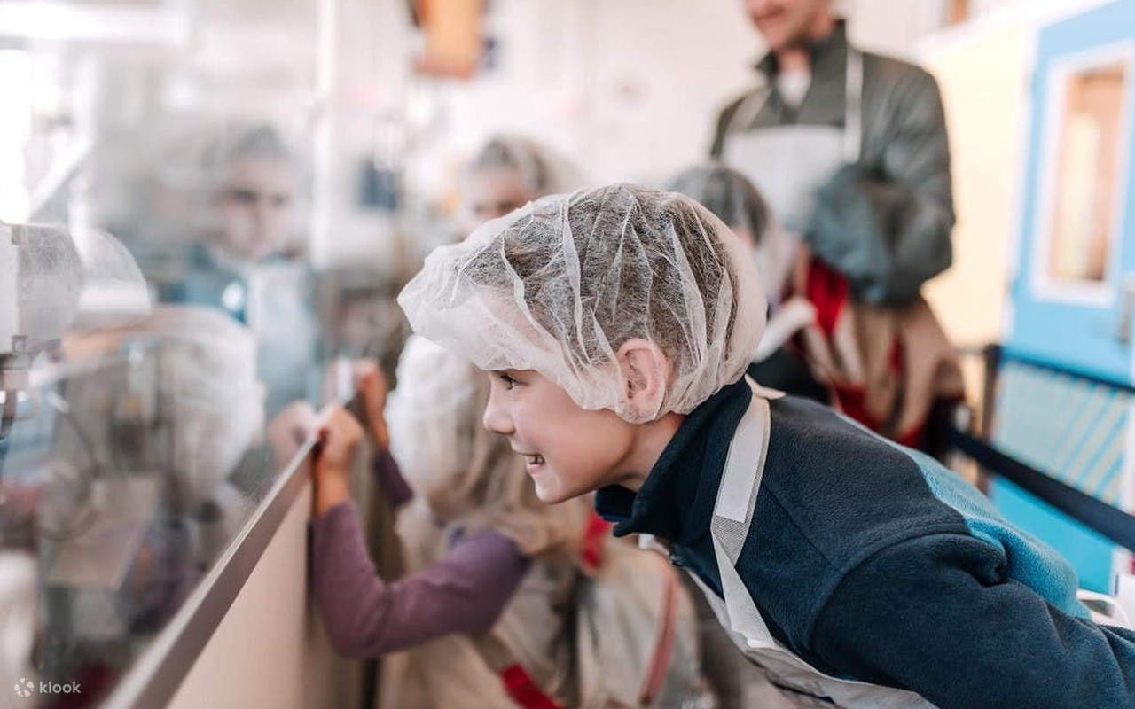 Hershey's Chocolate World Create Your Own Candy Bar Experience - Klook ...