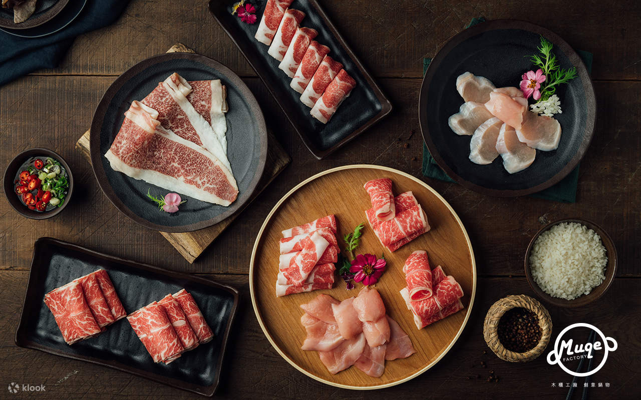 Kaohsiung Lizun Hotel - Wooden Cabinet Factory Creative Pots - MRT Xinyi Elementary School ...