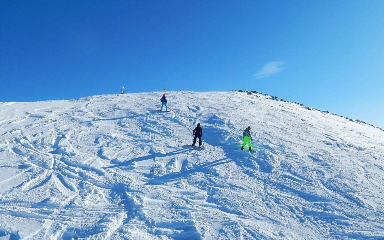 6 Days/5 Nights Xin Jiang JiangJun Mountain Ski Resort - Klook