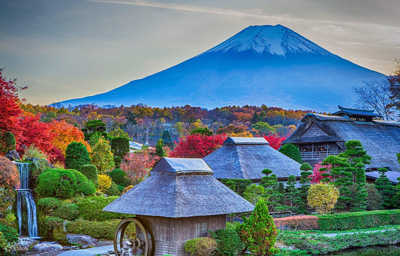 Mount Fuji Panoramic Ropeway at Lake Kawaguchiko & Oshino Hakkai ...
