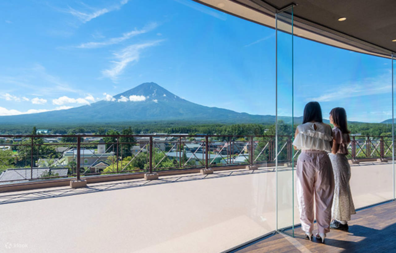 One-day tour to Mount Fuji and Lake Kawaguchi's popular bakery | 4~13 ...