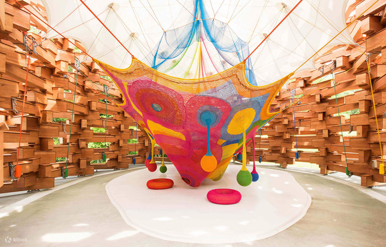 Fujisan Hinikawa Timepiece Store + Lawson Kawaguchiko Station Front ...