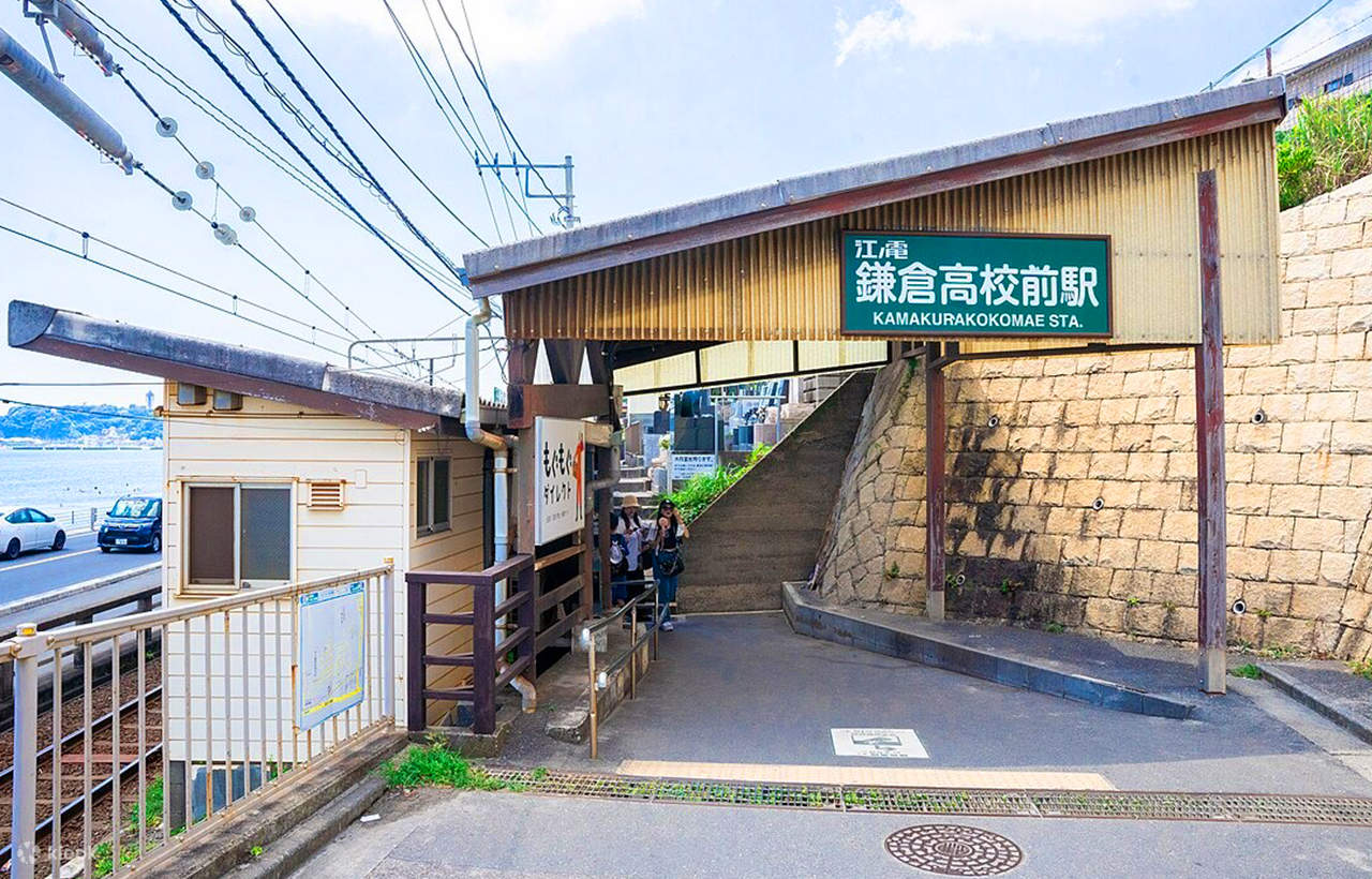 Kamakura Daibutsu & Enoden & Kamakura High School & Enoshima ...