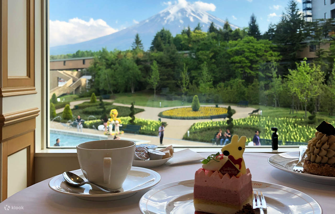 One-day tour to Mount Fuji and Lake Kawaguchi's popular bakery | 4~13 ...