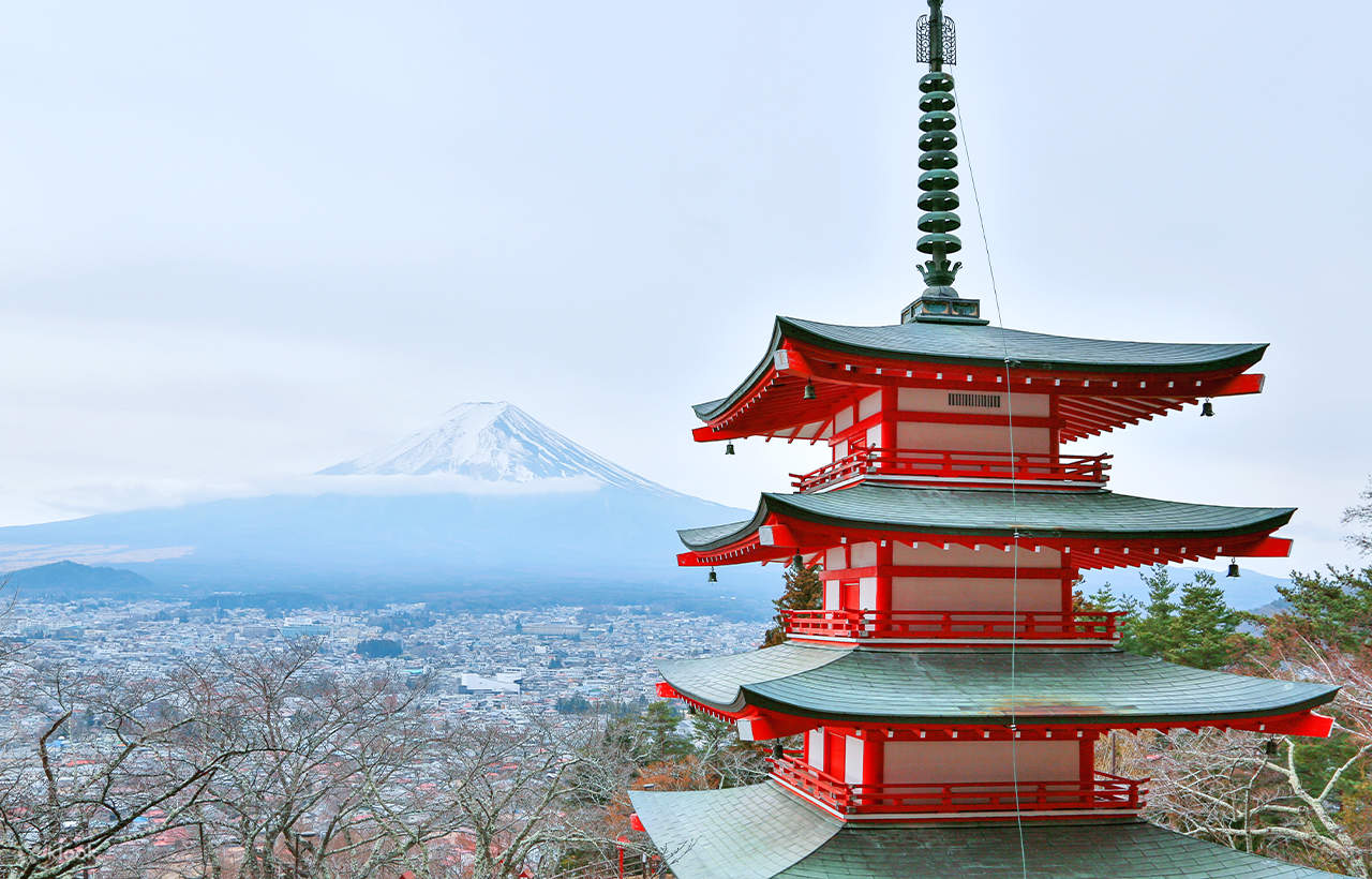 Mt. Fuji Arakurayama Sengen Park | Hikawa Clock Shop | Oshino Ninja ...