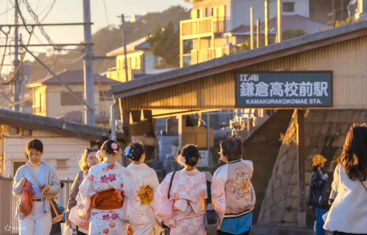 Kamakura Daibutsu & Enoden & Kamakura High School & Enoshima ...