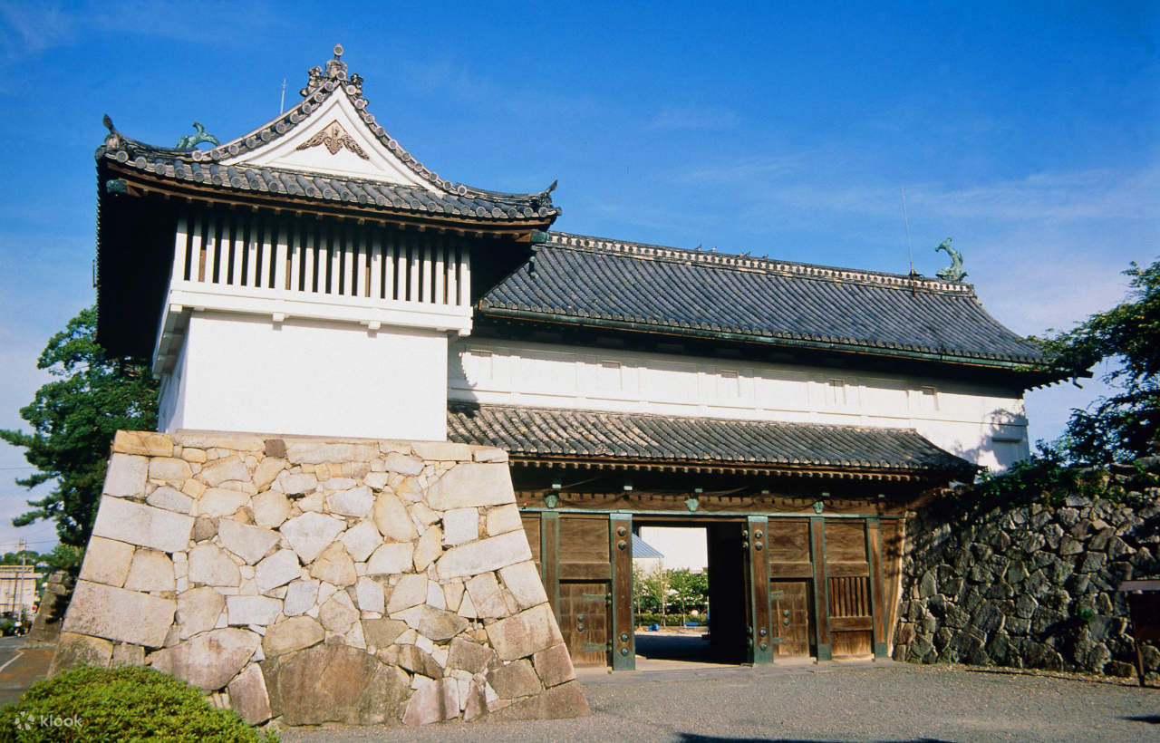 Strawberry Picking, Yanagawa Boating, and Saga Castle Ruins Day Tour ...