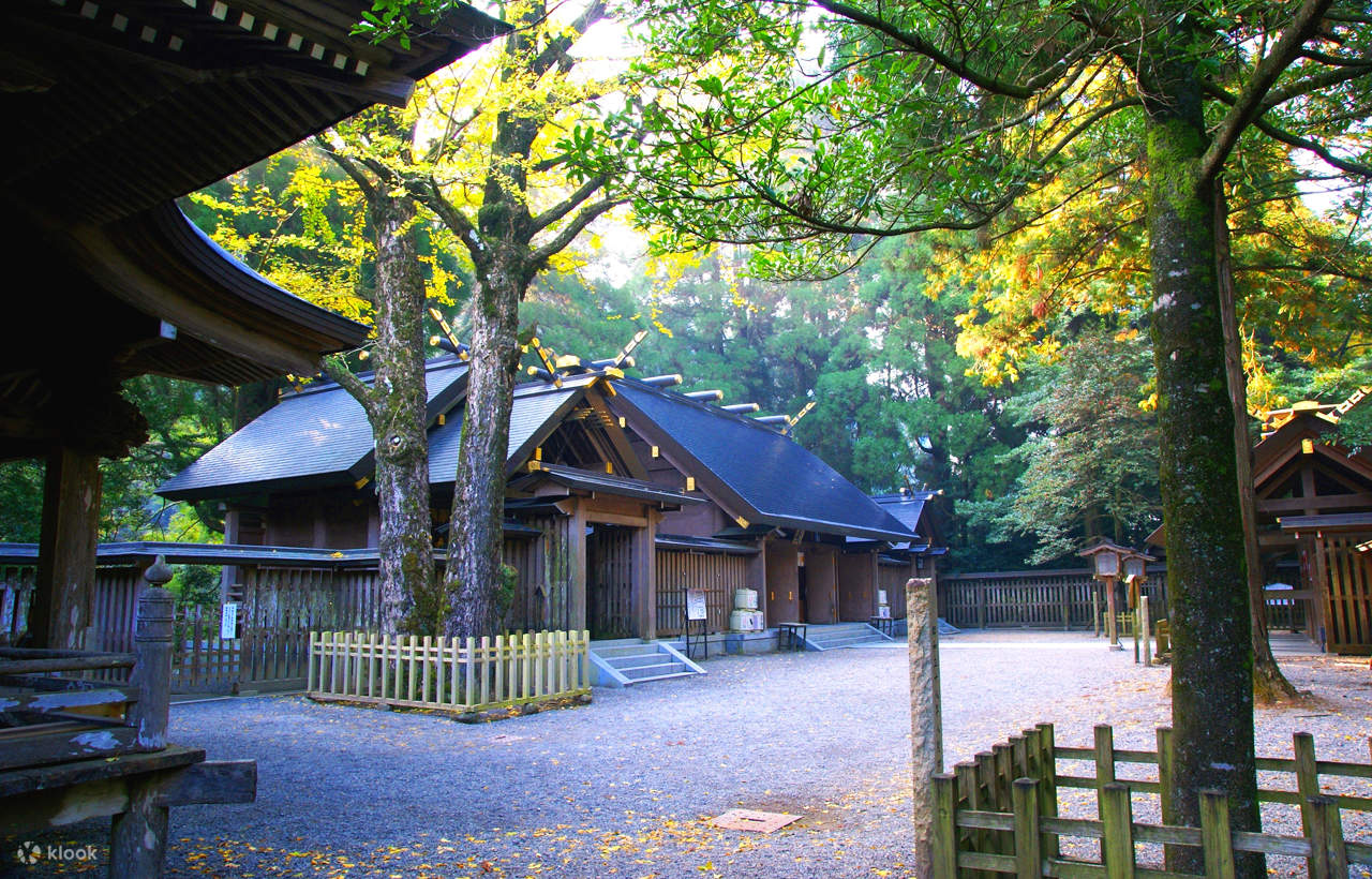 Kamishikimi Kumanoza Shrine, Amano Iwato, Takachiho Gorge, Aso Volcano ...