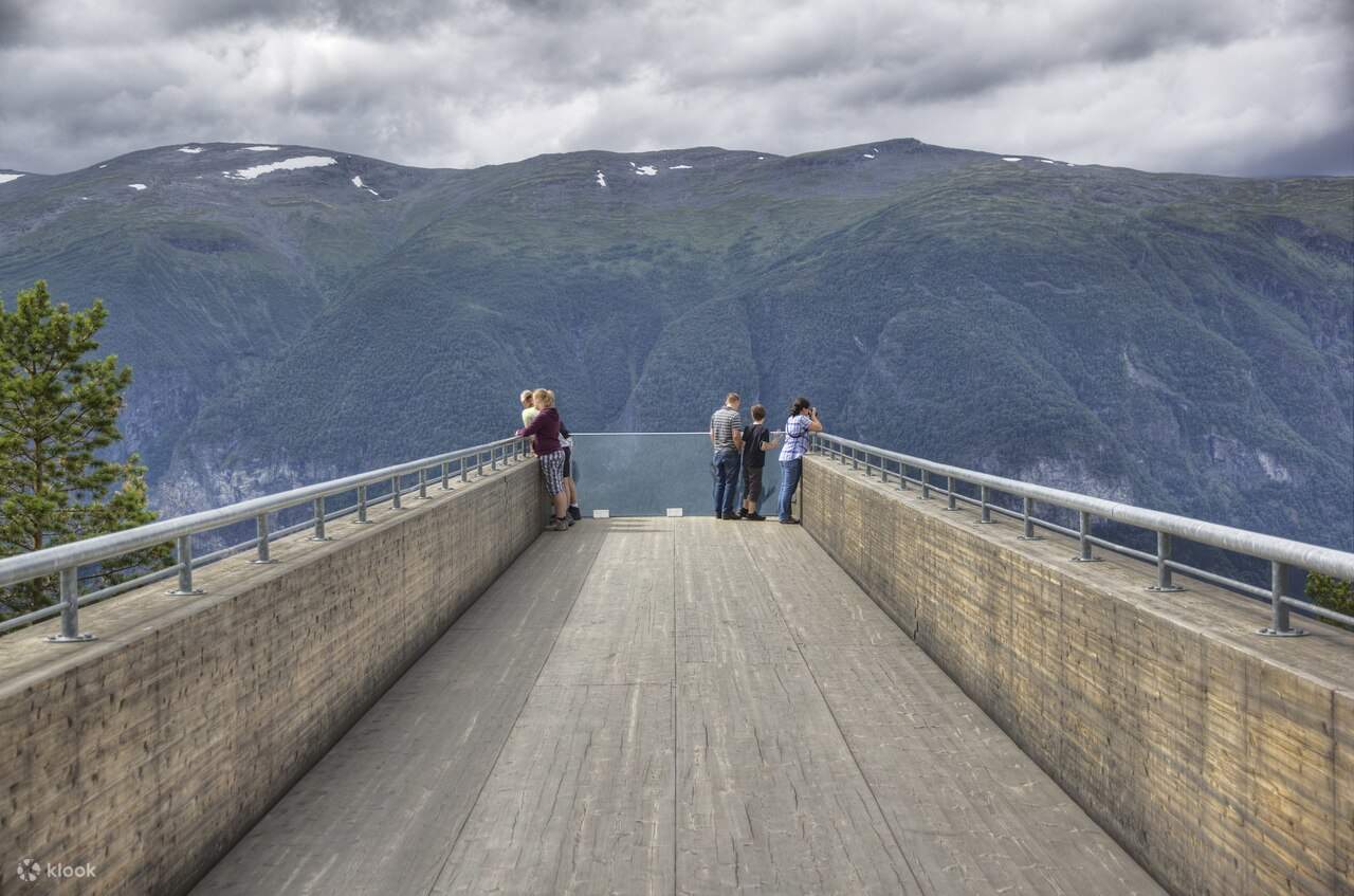 Flåm: Stegastein, Stalheim, and Gudvangen Scenic Coach Tour - Klook India