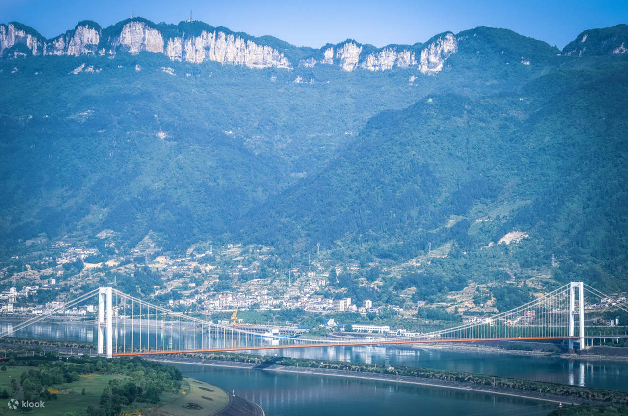 Century Cruises - Poetic China | Yangtze River Three Gorges One-Day ...
