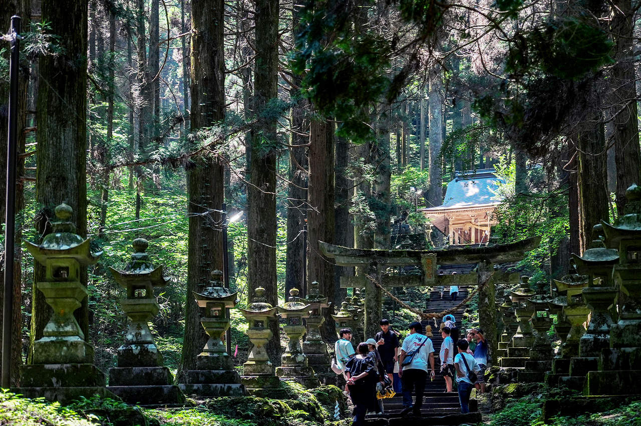 Kamishikimi Kumanoza Shrine, Ama-Iwato Shrine, Takachiho Gorge, Mount ...