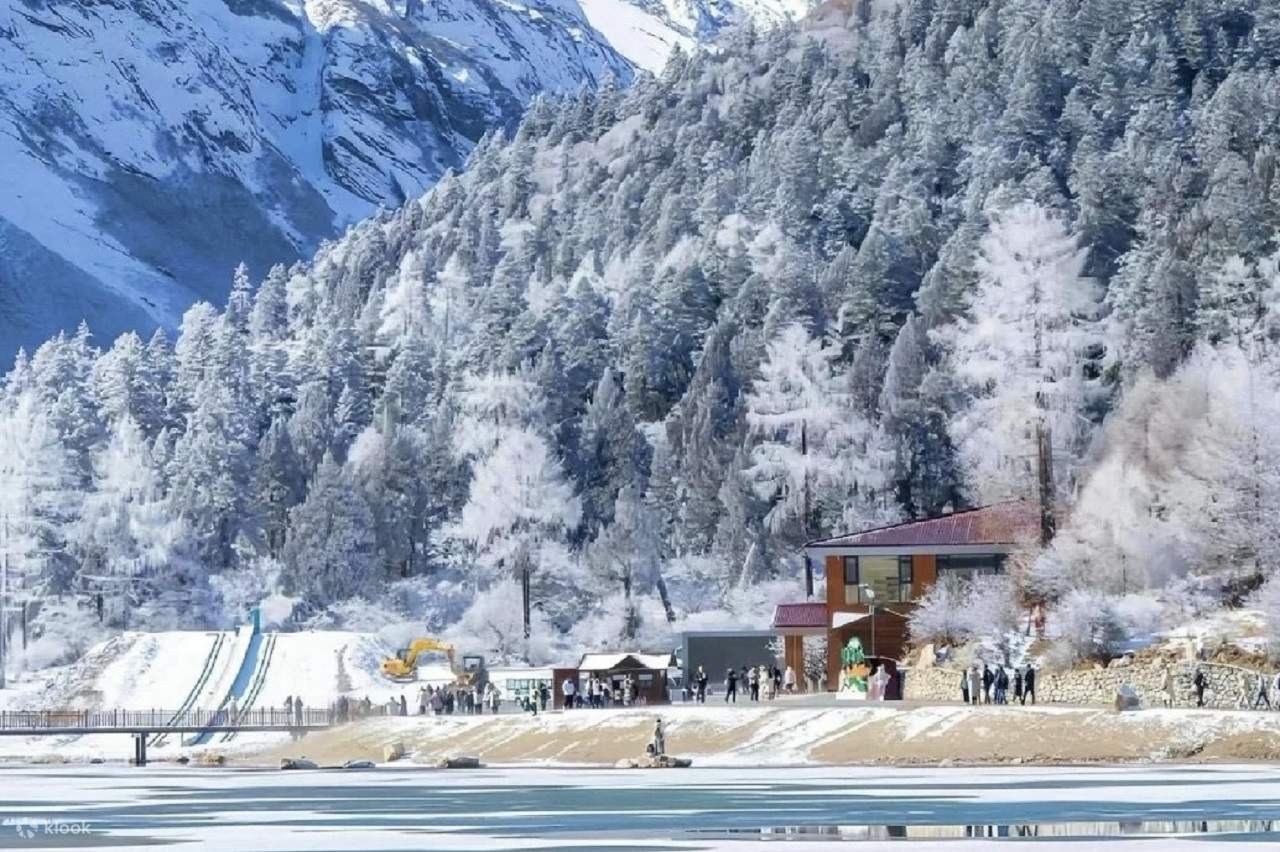 Sichuan Bipenggou Ice and Snow Fairy Tale World 1-Day Tour (Snow ...