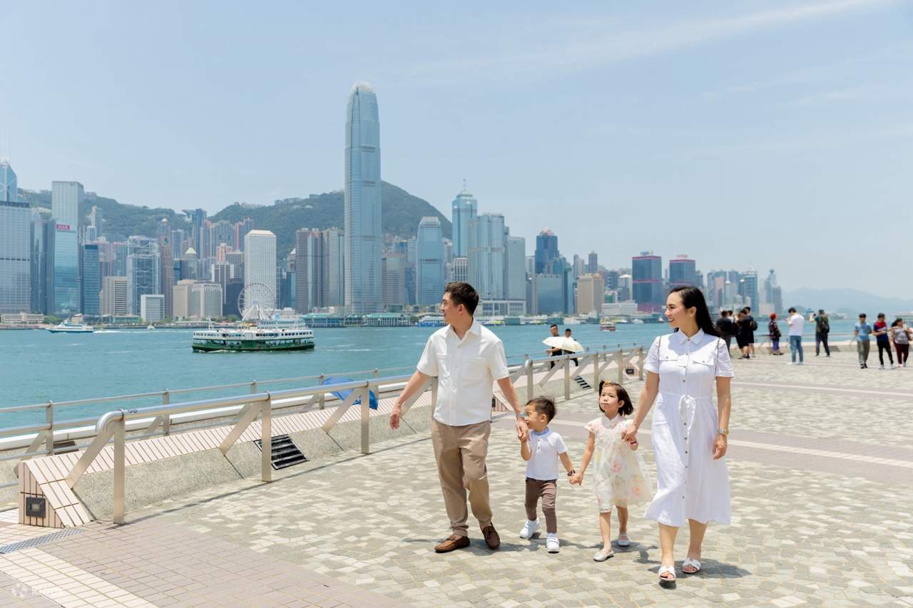 Hong Kong Celebrities With Families – LPLFNC