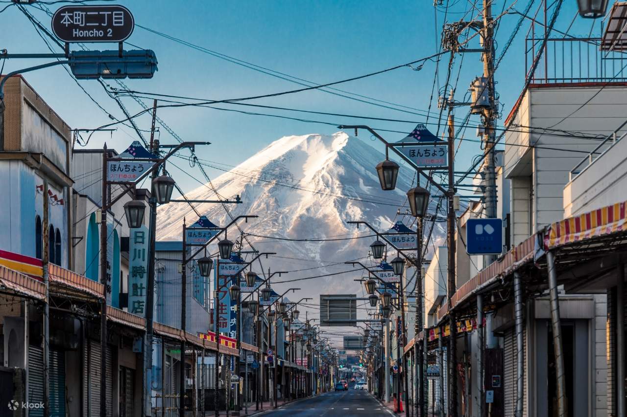 Mount Fuji Day Trip: Arakurayama Sengen Park & Oshino Hakkai & Saiko ...