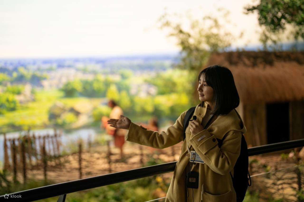 Jinsha Ruins Museum professional tour guide (optional group tour ...