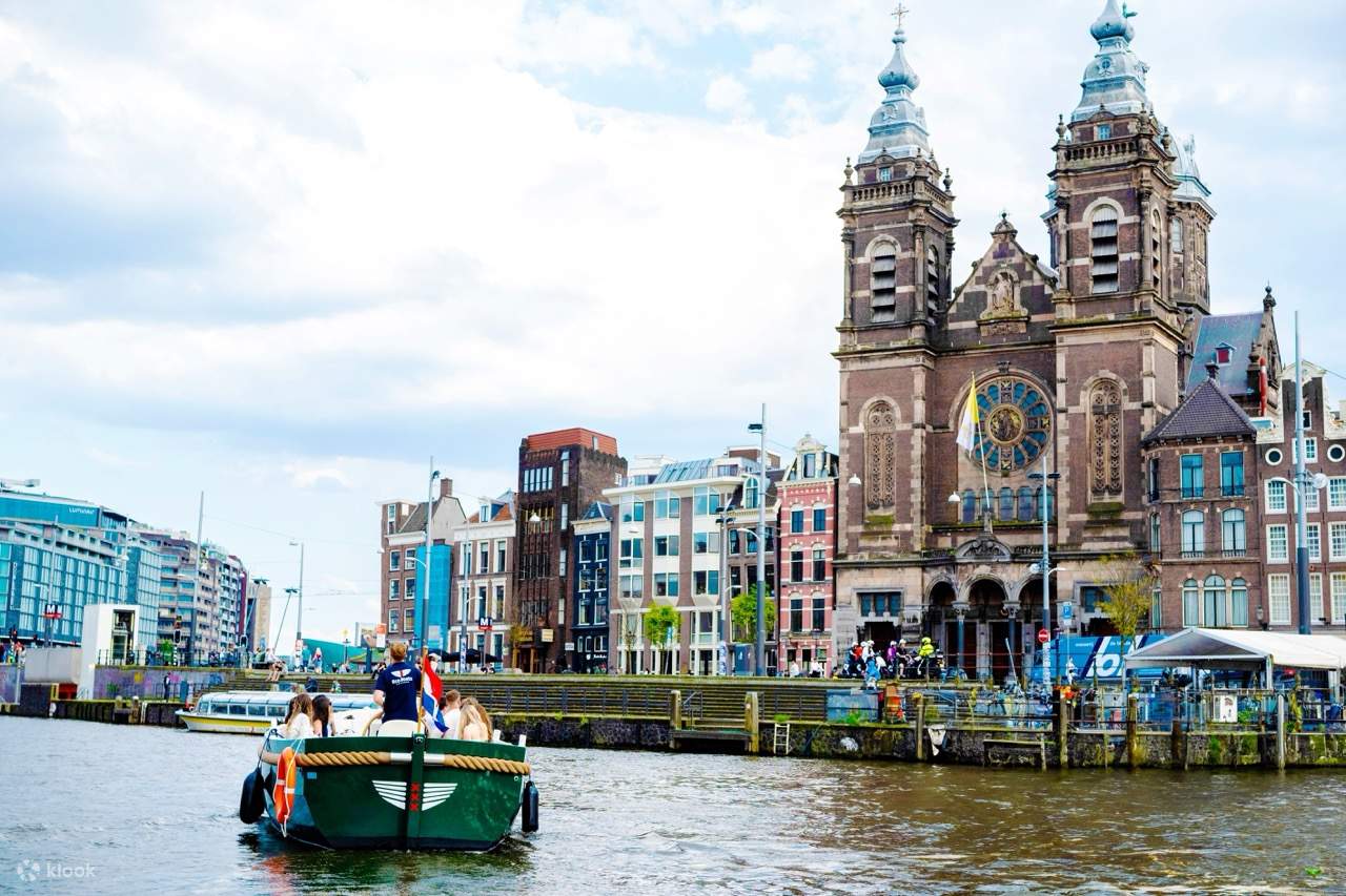 Experience Amsterdam: 1 Hour Canal Cruise with Local Skipper ...