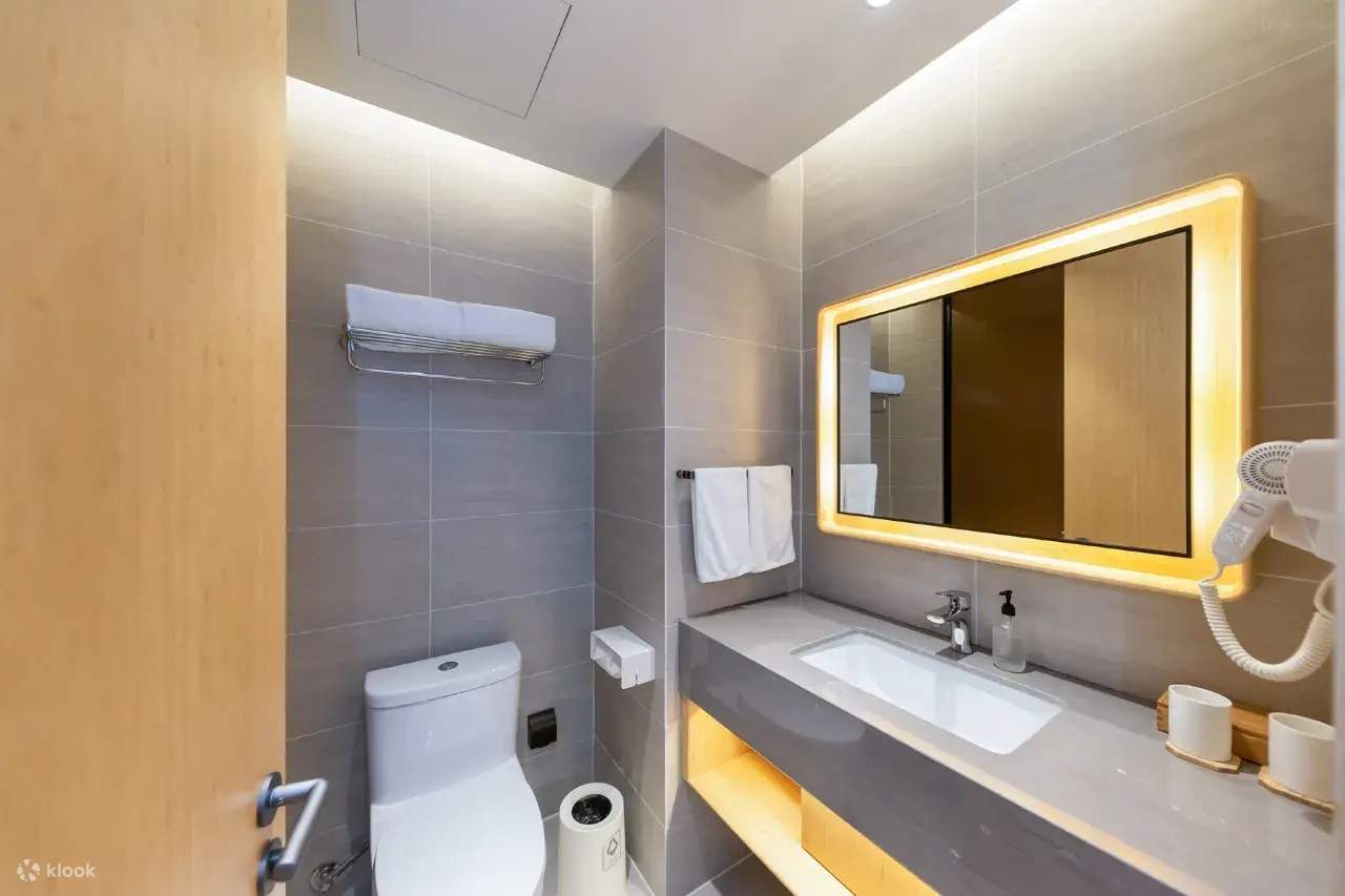 JI Hotel Shanghai Jinshan Wanda Hotel Accommodation Package - Klook India