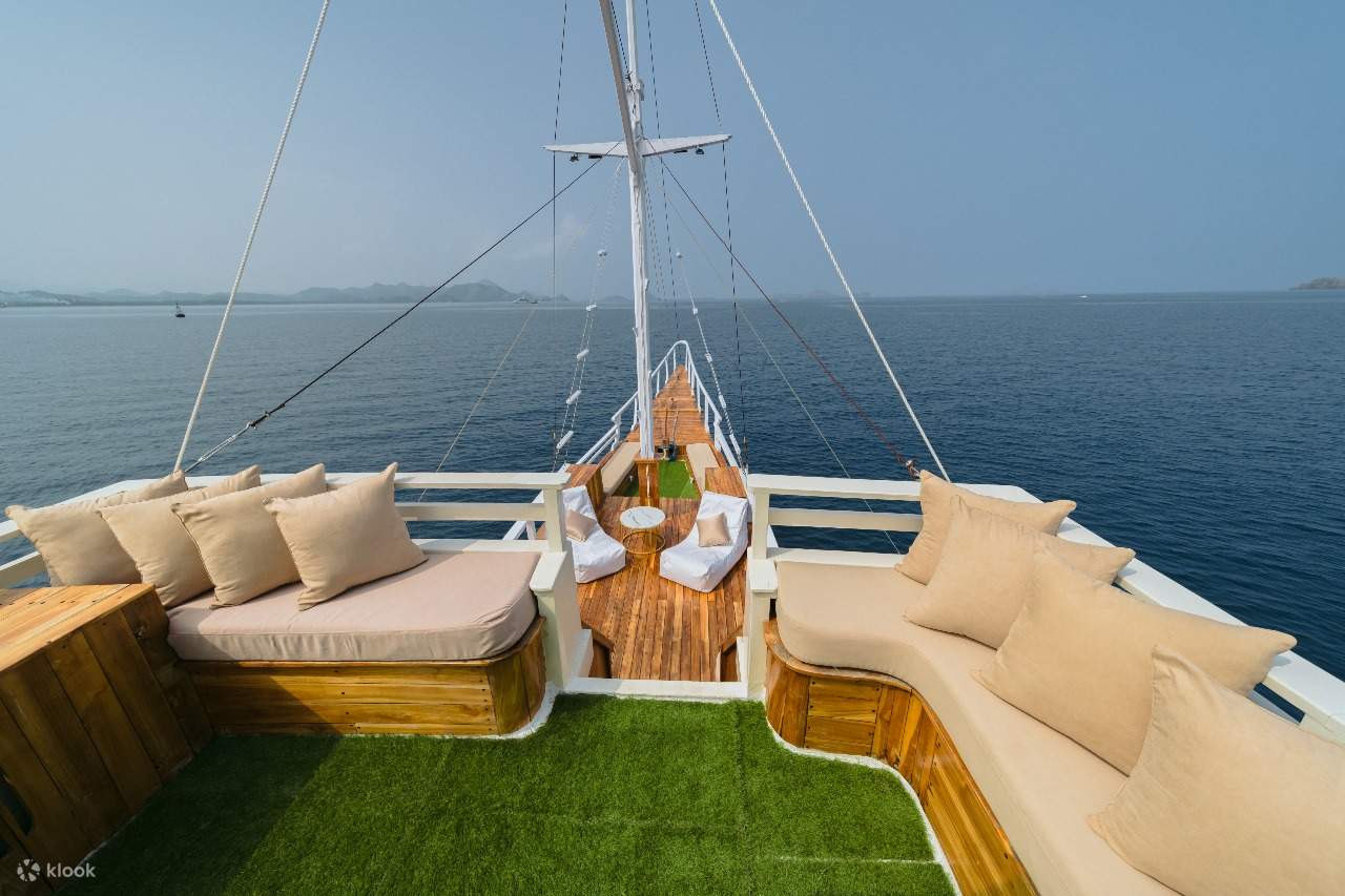3D2N Deluxe Phinisi Sailing Komodo Tour from Labuan Bajo - Klook United ...
