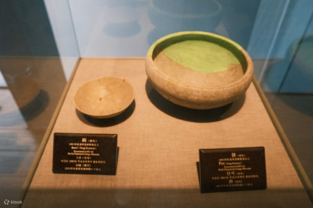 Private & Exclusive One Day Tour to Chengdu Panda Base + Du Fu Thatched ...