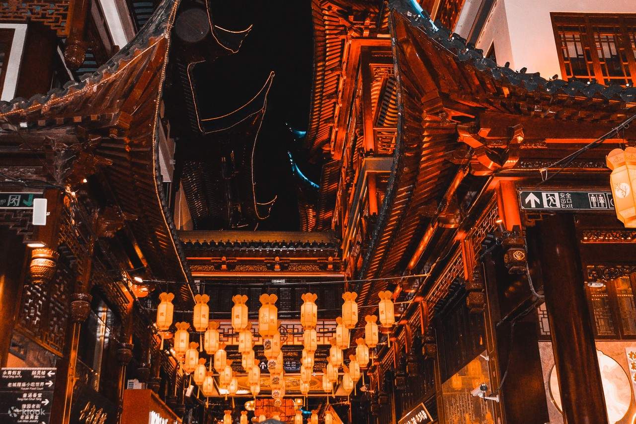 Bund, Nanjing Road, Chenghuang Temple, Pujiang Tunnel Day Tour - Klook